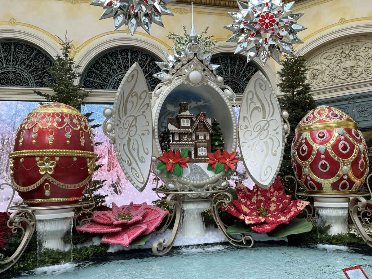 7-foot, 440-POUND GINGERBREAD HOUSE – Guaranteed Las Vegas Best Hotel Deals